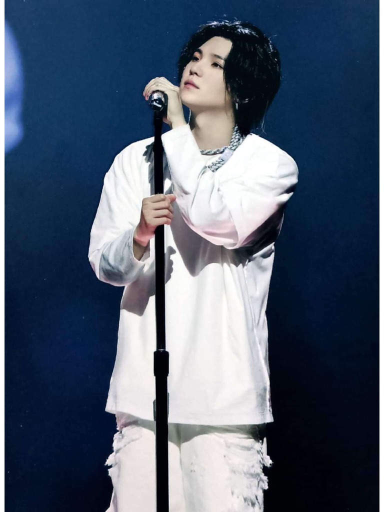 ¿Te Quedaste Sin Postal en Cinépolis? Descarga e Imprime La de Suga August D | PDF