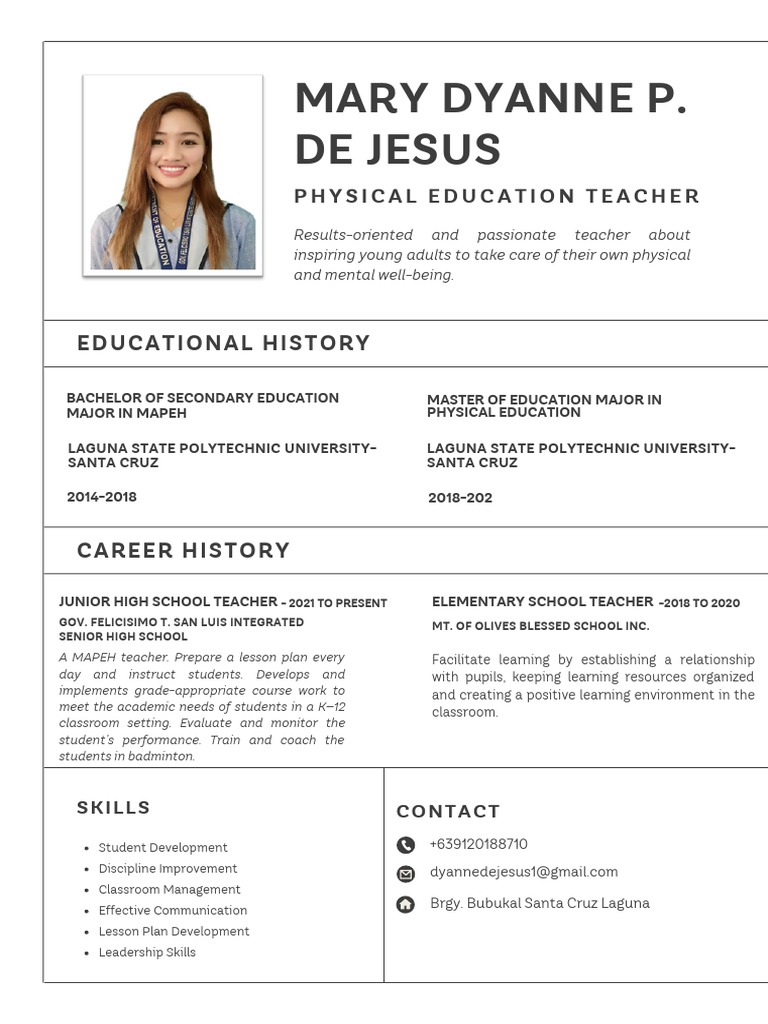 Black and White Minimalist Teacher Resume | PDF