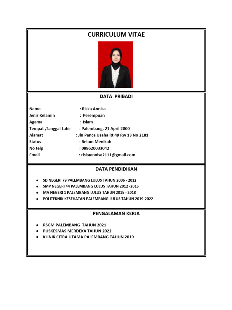 Curicculum - Vita Ria Ulfa Nurisyah, Amd - Keb | PDF