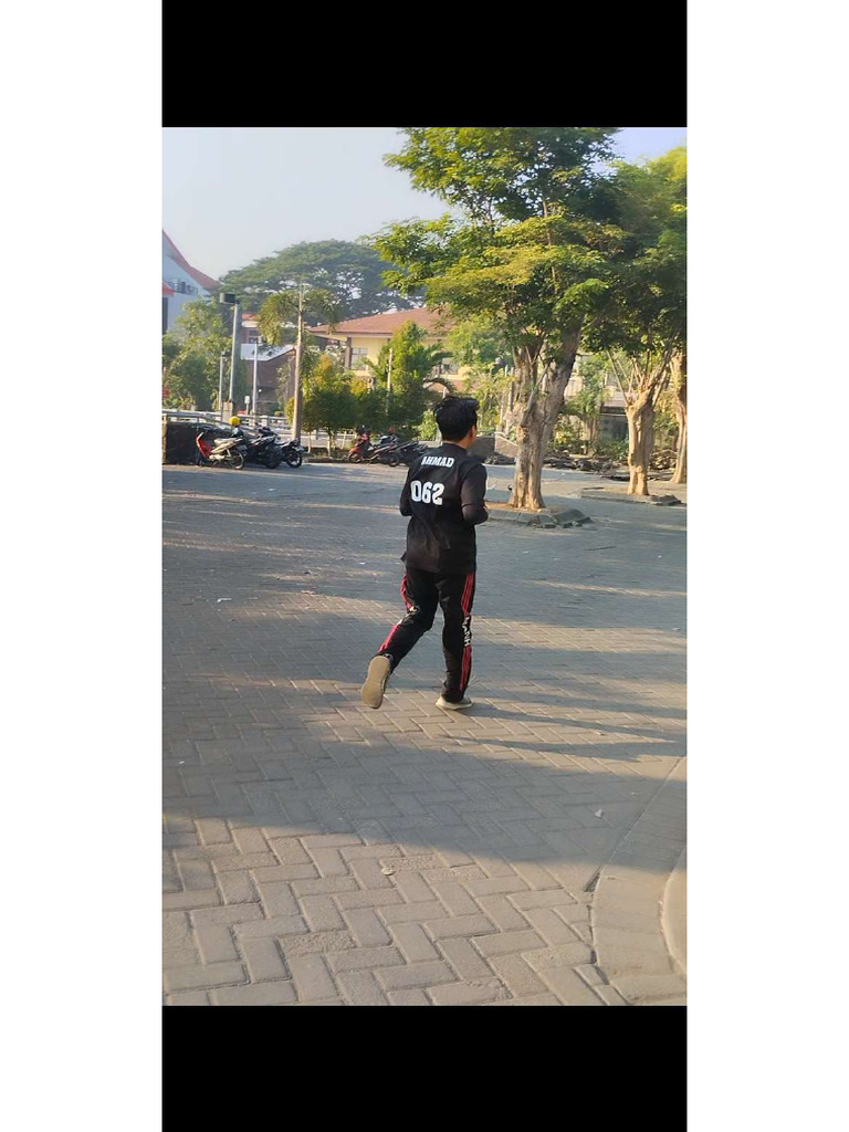 Screenshot - 2023 10 04 08 13 37 241 - Com - Miui.videoplayer | PDF