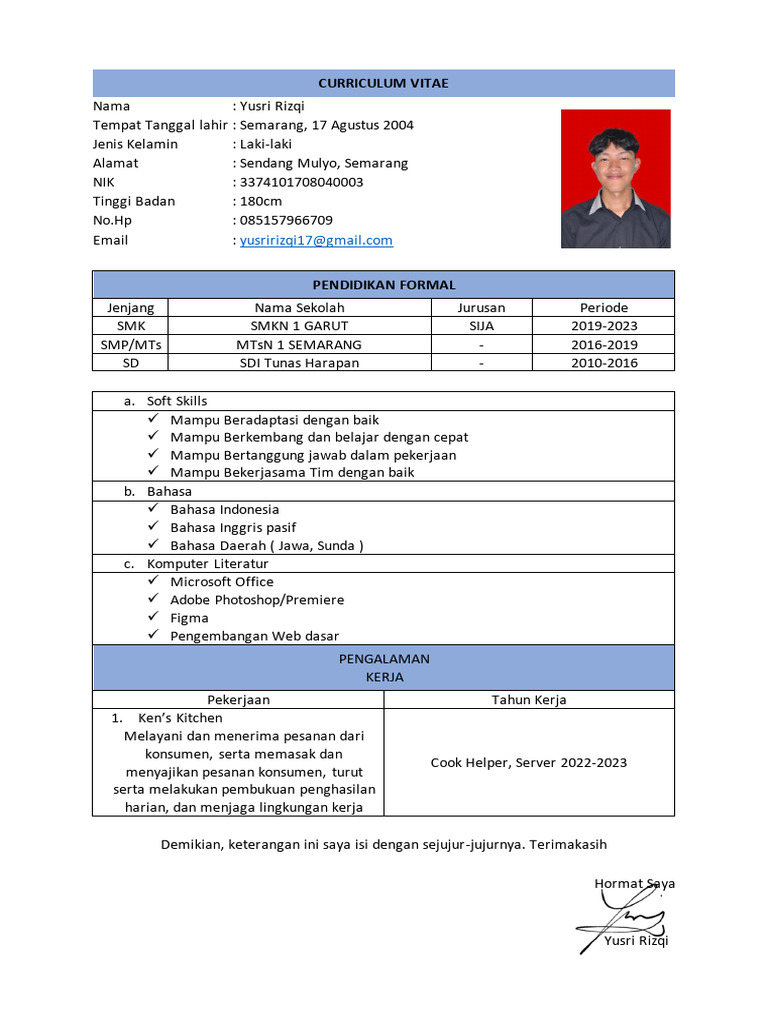 CV Yusri Rizqi: Pendidikan dan Pengalaman | PDF