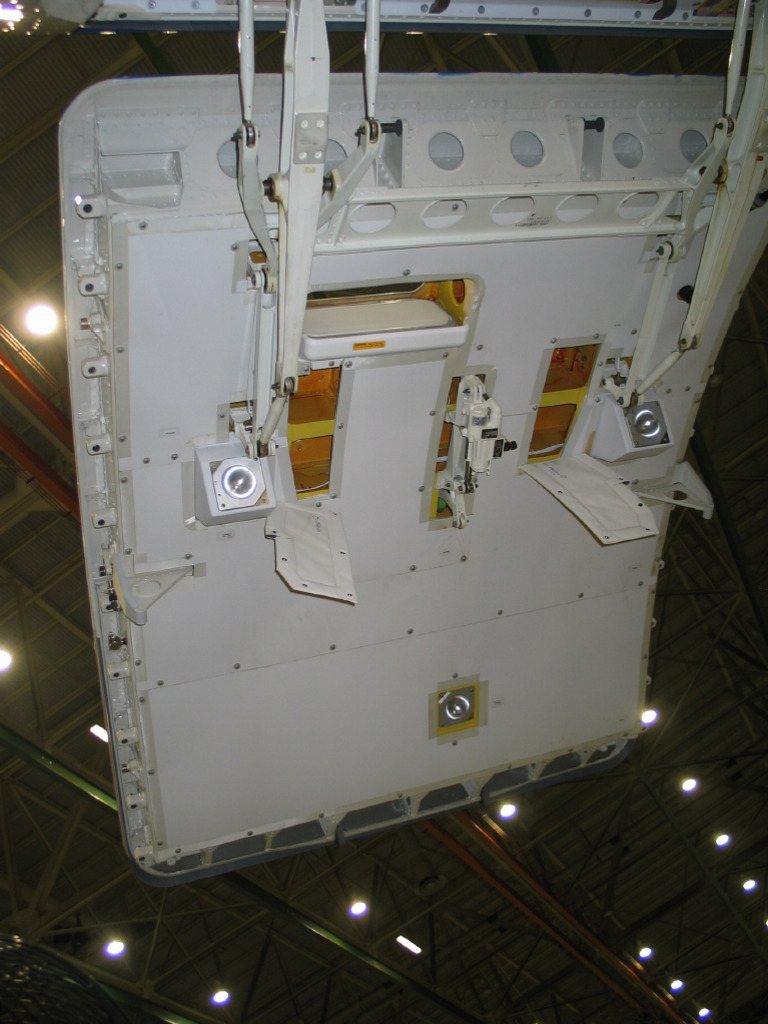 Ata 52 Aft Small Door | PDF