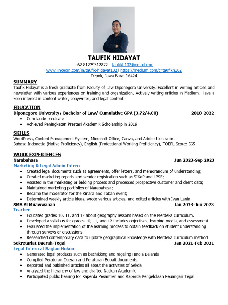 Taufik Hidayat: Legal & Content Writer Profile | PDF | Career & Growth