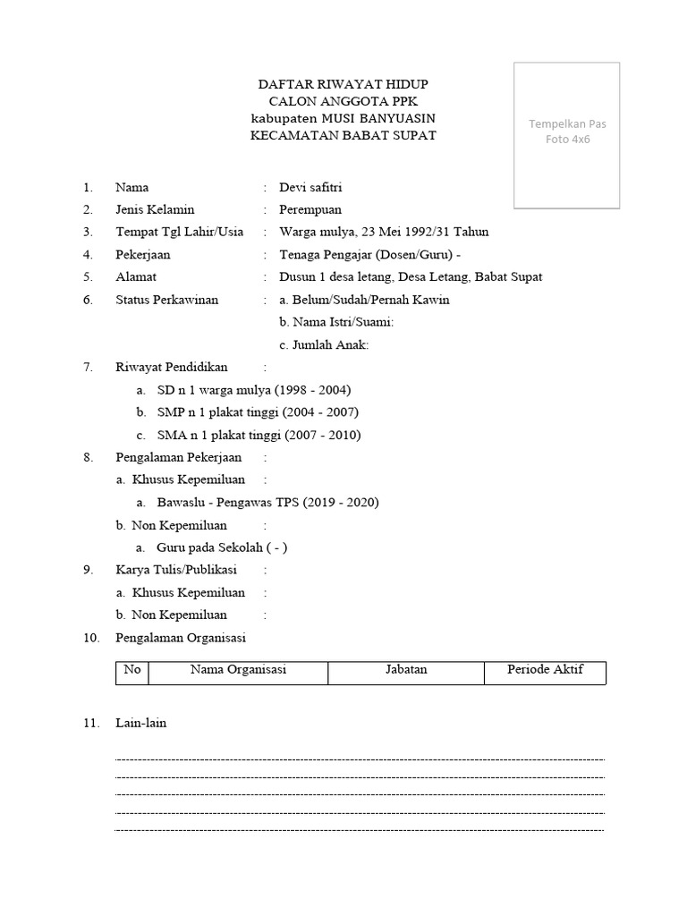 Riwayat Hidup Devi Safitri | PDF