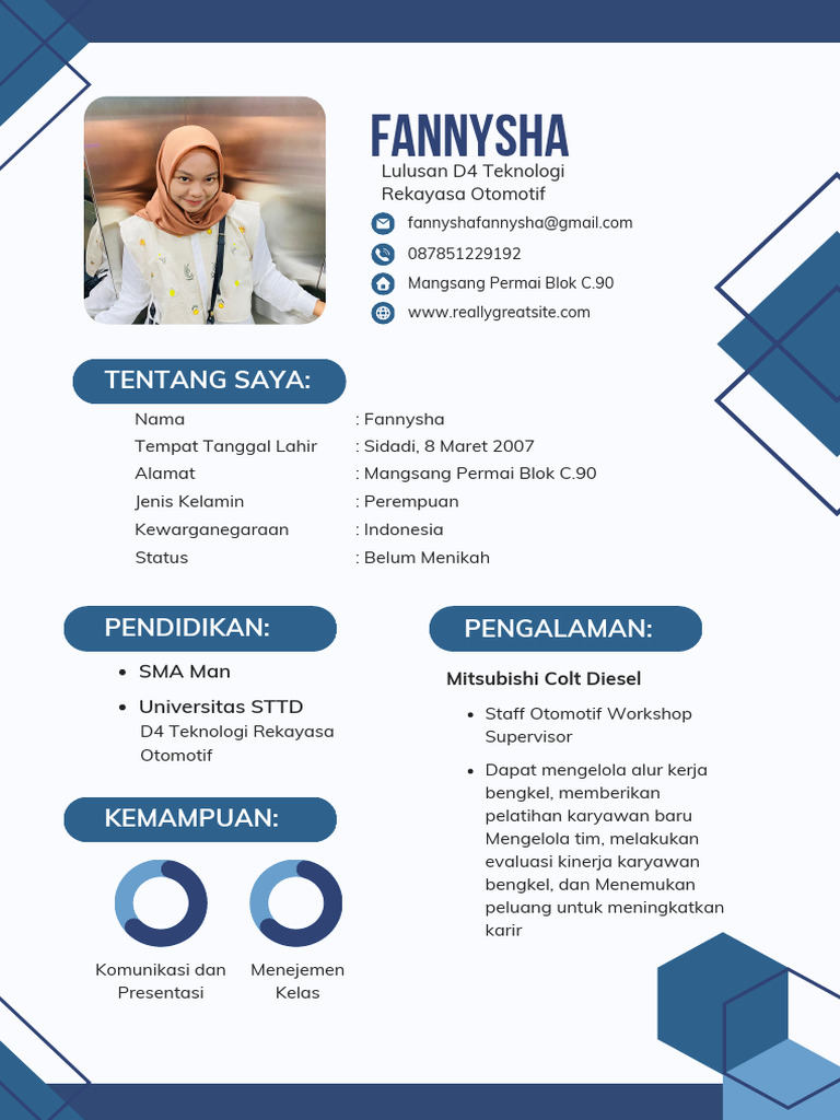 Biru Putih Modern Minimalis Lulusan Baru CV Resume Riwayat Hidup_20240815_115052_0000 | PDF