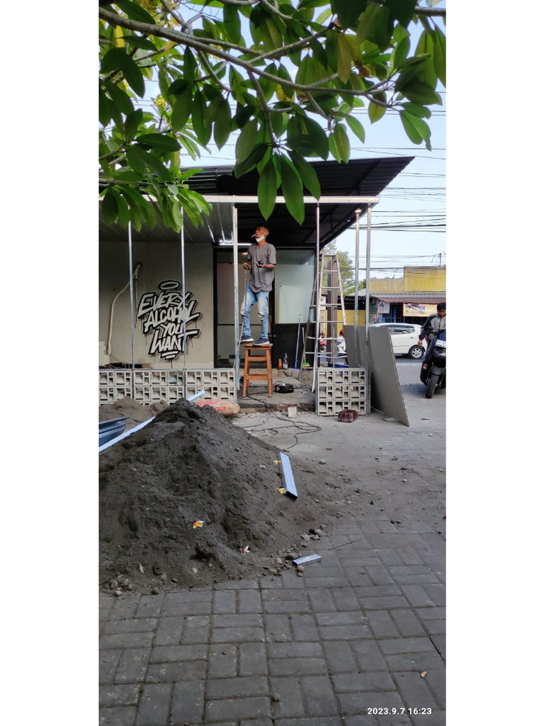 Rencana Renovasi Outlet 23 Palagan | PDF