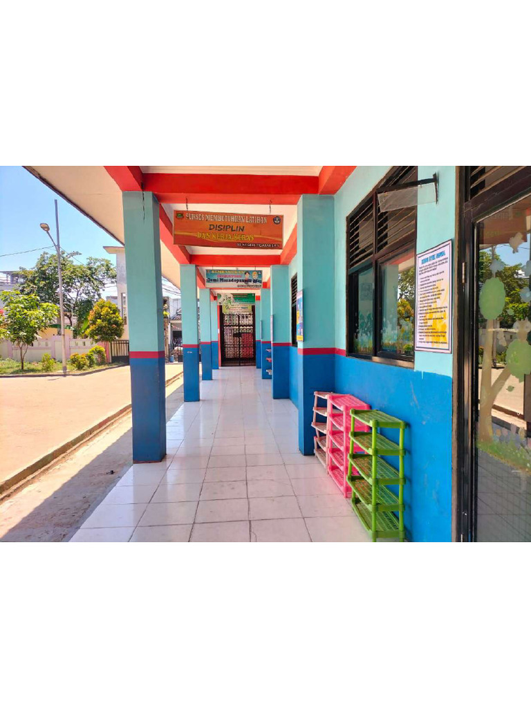 Lantai Bawah Gedung Merah | PDF