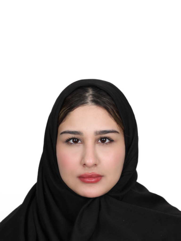 Zainab's Personal Photo | PDF