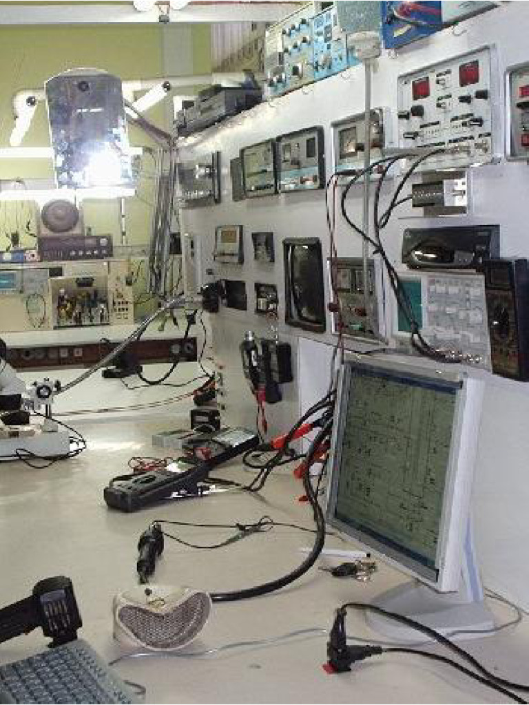 Treinamento Em Eletronica Para Bancada | PDF | Elétron | Capacitor
