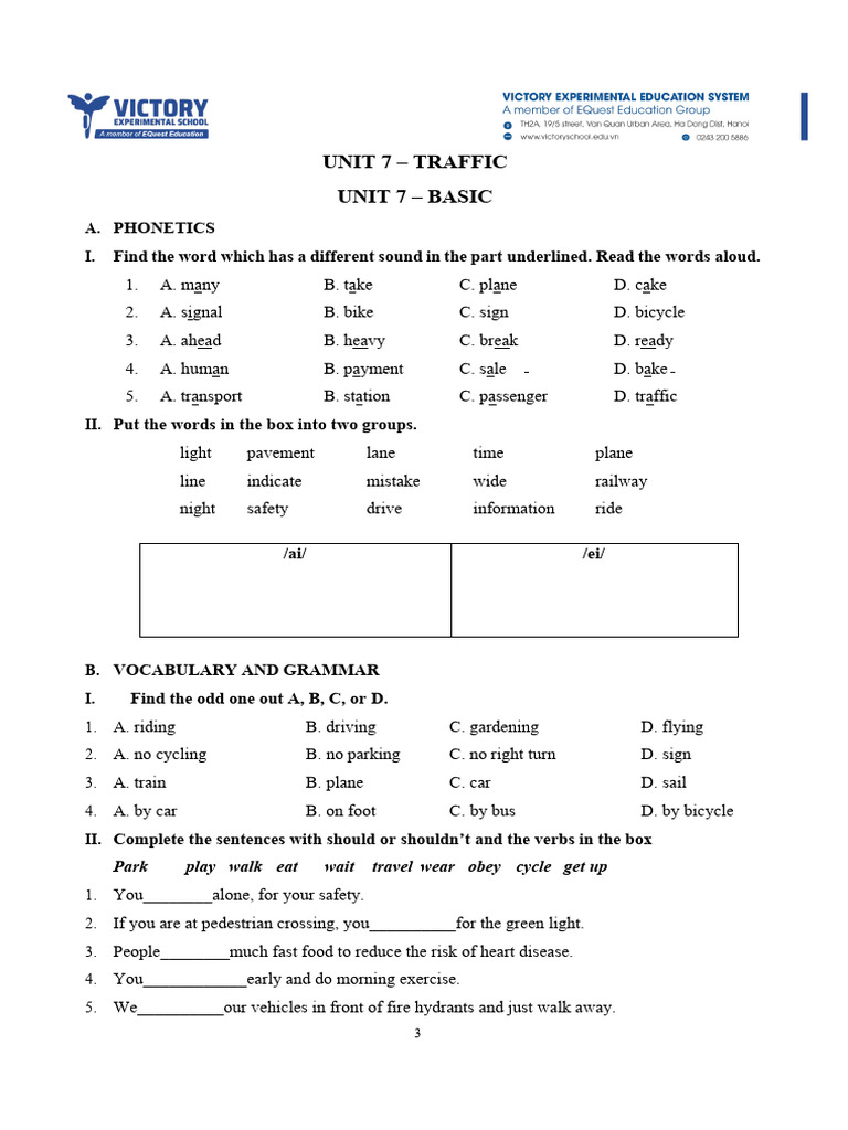 7a2 - Tieng Anh - Bai Tap Tet | PDF | Traffic | Sidewalk