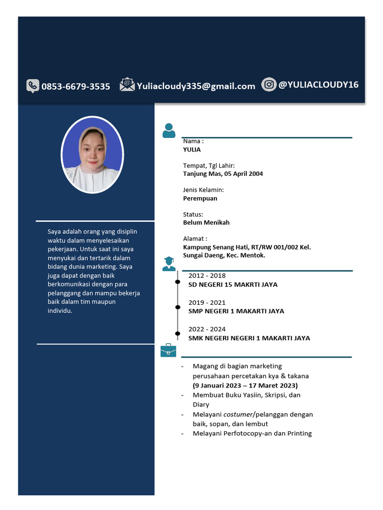 CV Yulia: Pendidikan dan Pengalaman Marketing | PDF