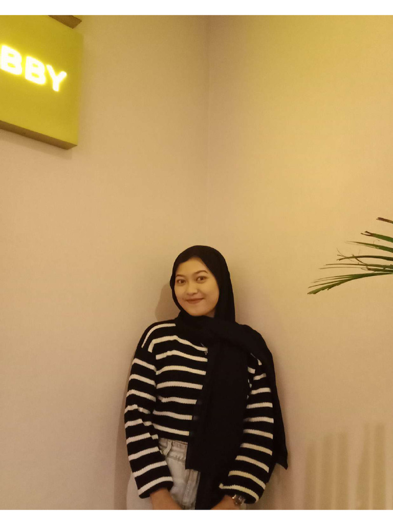 Foto Close Up Dan Full Body | PDF