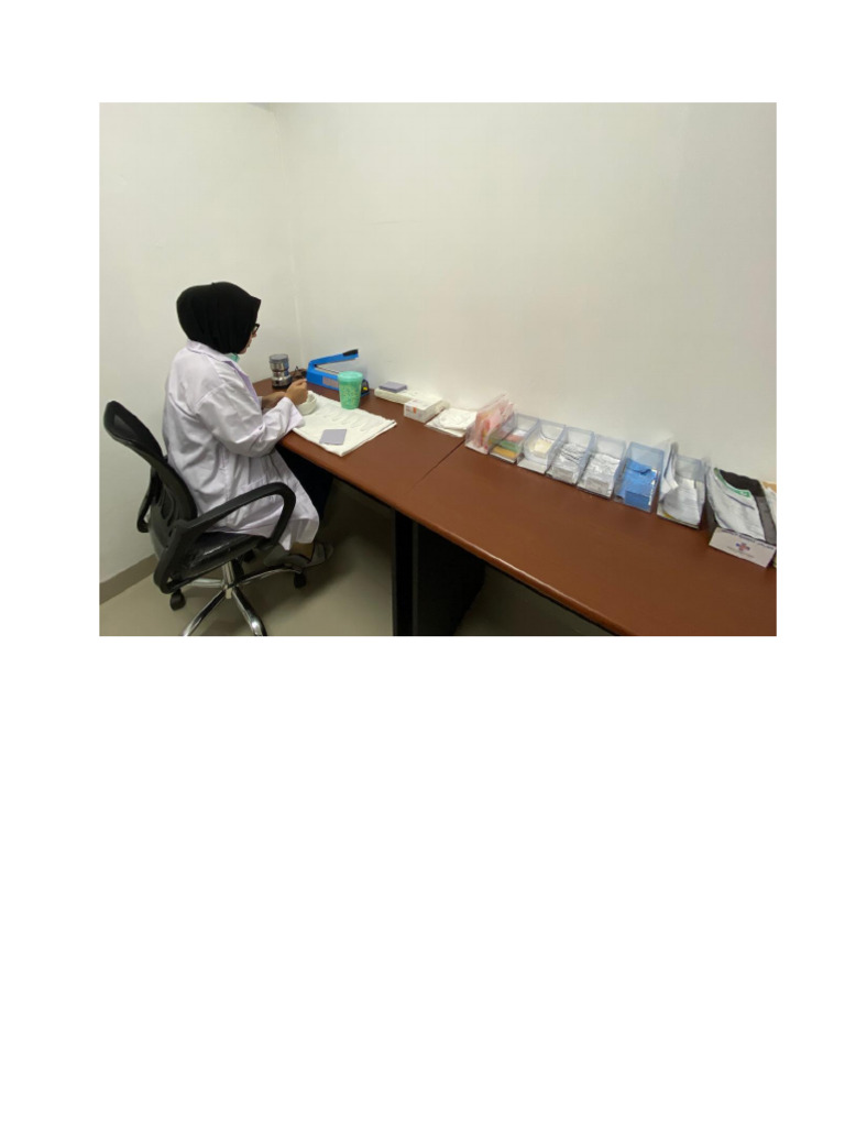 Foto Peracikan Obat | PDF