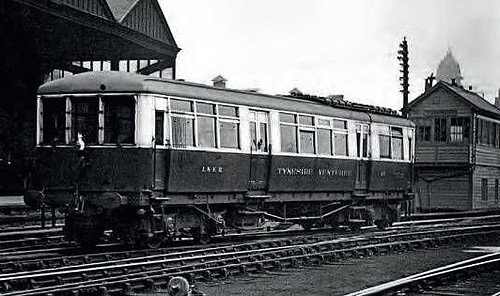 ‘Big Four’ Diesel Railcars: Lner - Rail Express | Everand