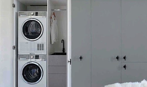 The Anatomy Of A Laundry - Belle | Everand