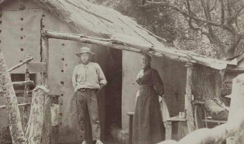 The real-life Crusoes of Sunday Island - Traces | Everand