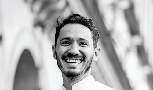 Cédric Grolet: France’s Pâtisserie Prodigy - Bake from Scratch | Everand