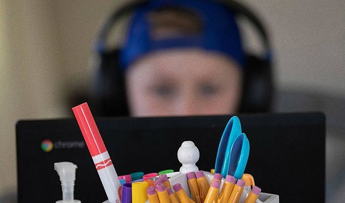 Chicago Schools To Distribute Electronic Devices To Students ...