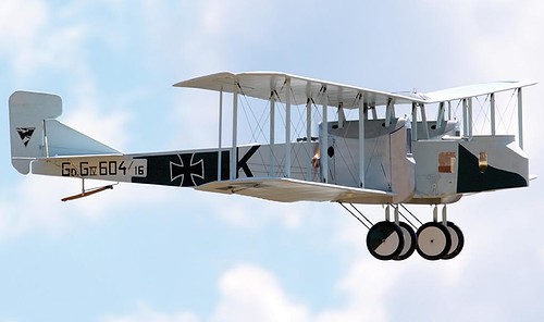 Gotha Bomber - Model Airplane News | Everand