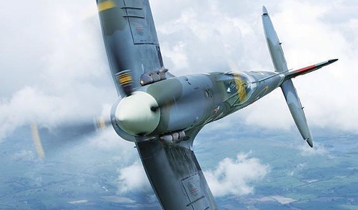 Elliptical Elegance: Flying the Spitfire - Model Airplane News | Everand