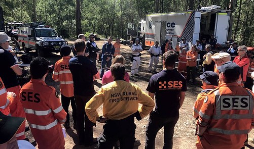 The Hunt For Flight Vh-mdx - Great Walks | Everand