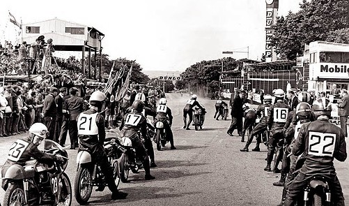 The Making Of A Superstar - The Classic MotorCycle | Everand