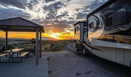 THE A, B, CS OF MOTORHOMES How to Choose the Best RV for Your ...