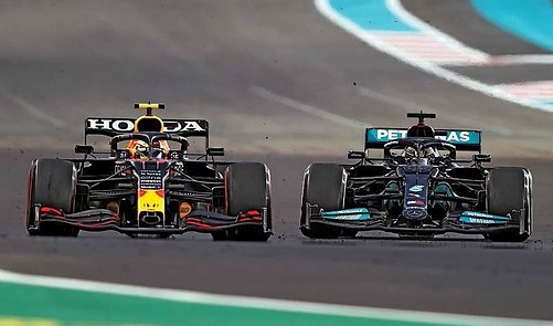 F1 To The Max - Car India | Everand