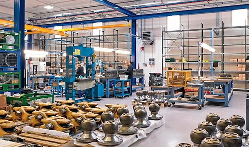 Quality Machine Parts - Earthmovers & Excavators | Everand