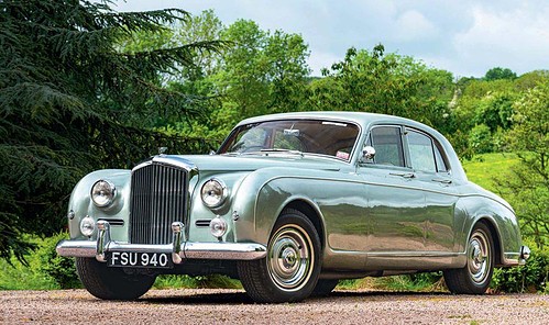 Lovlier Than Mulliner? - Rolls-Royce & Bentley Driver | Everand