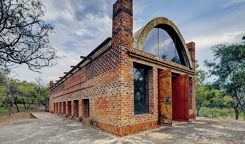 7 Building An Icon - Visi | Everand