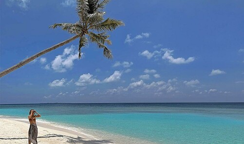 Celebs On The Beach - HELLO magazine | Everand