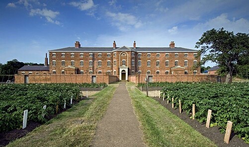 Dreaded Institution A History Of The Workhouse - Family Tree UK | Everand